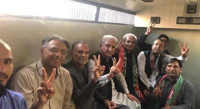 پہلی ہی رات جیل میں شاہ محمود ، اسد عمر اور اعظم سواتی کے بیچ کس بات پر ...